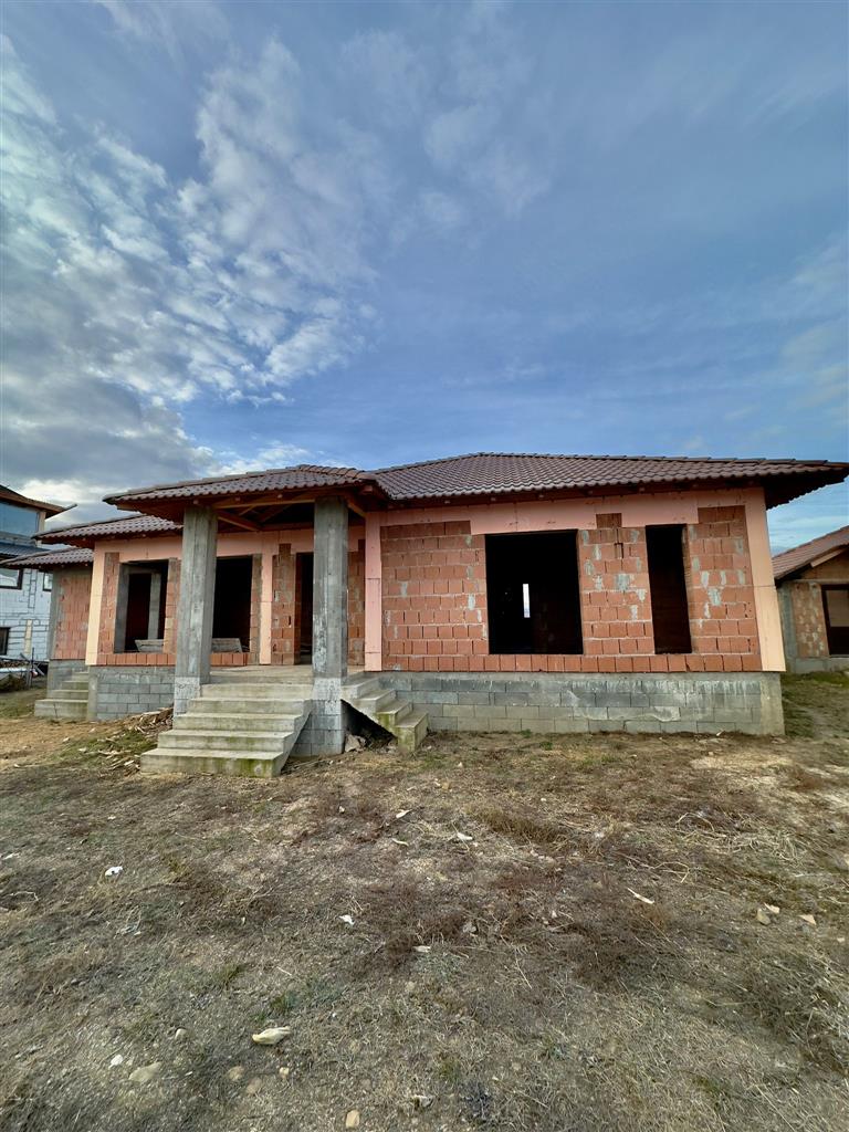 Casa individuala de vanzare in Sard - ID 2557